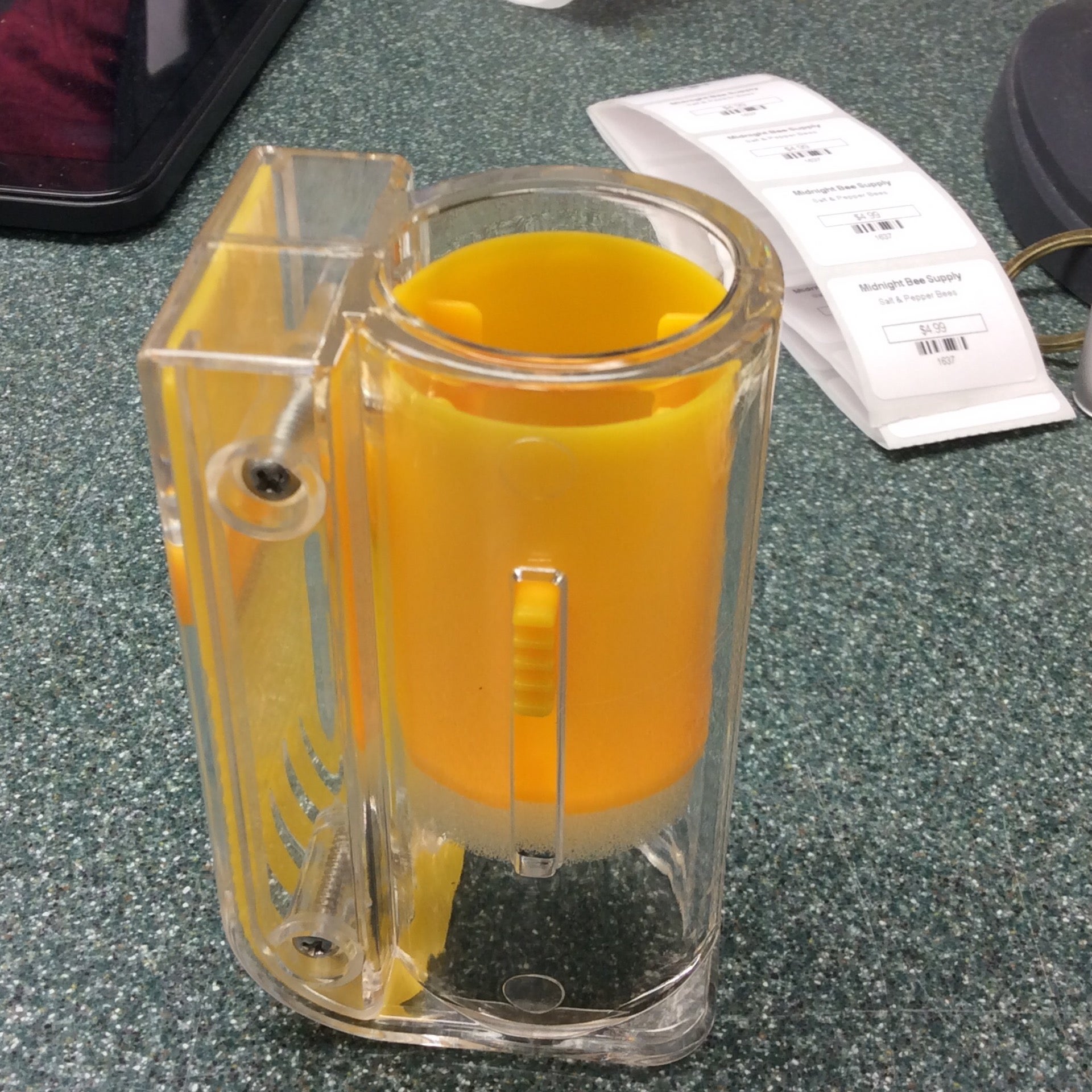 One Handed Queen Catcher | Midnight Bee Supply